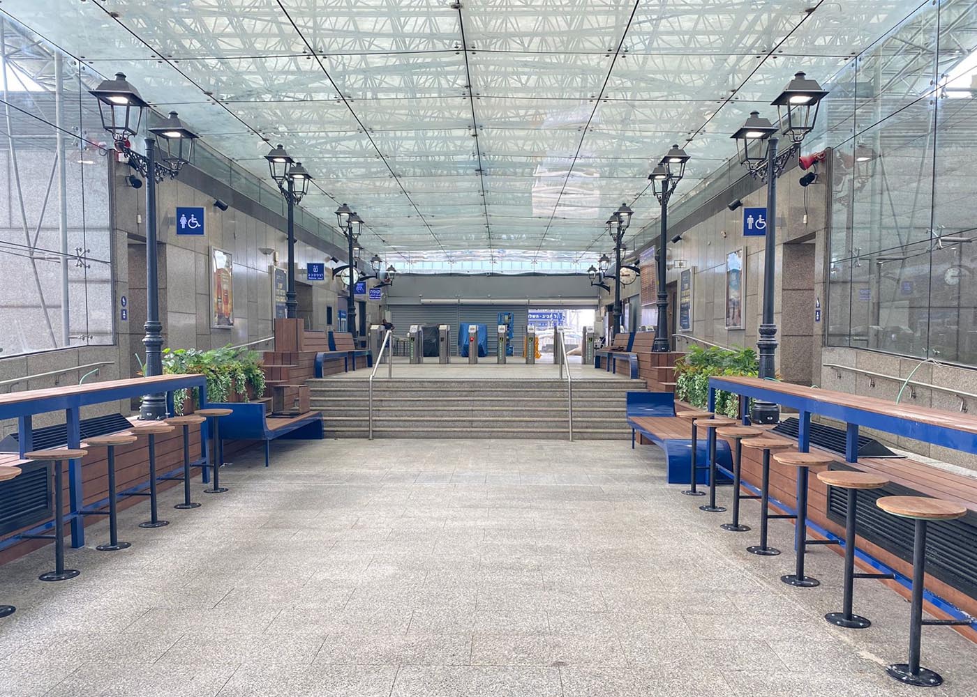 Tel Avivi-Hashalom (Israel) | Benito